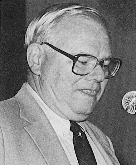 Charlie Crawford makes his Nikolsky Lecture presentation - Vertical ...